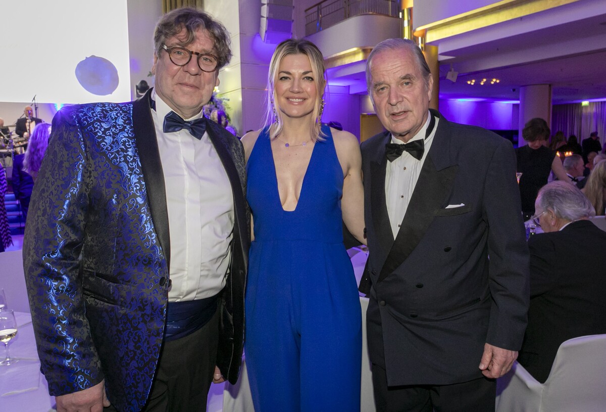 26. Blauer Ball im Grand Elysée Hamburg Tanzen für den guten Zweck